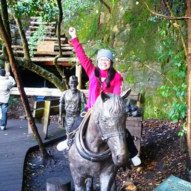 Howdy Mate! – EMOCHEE